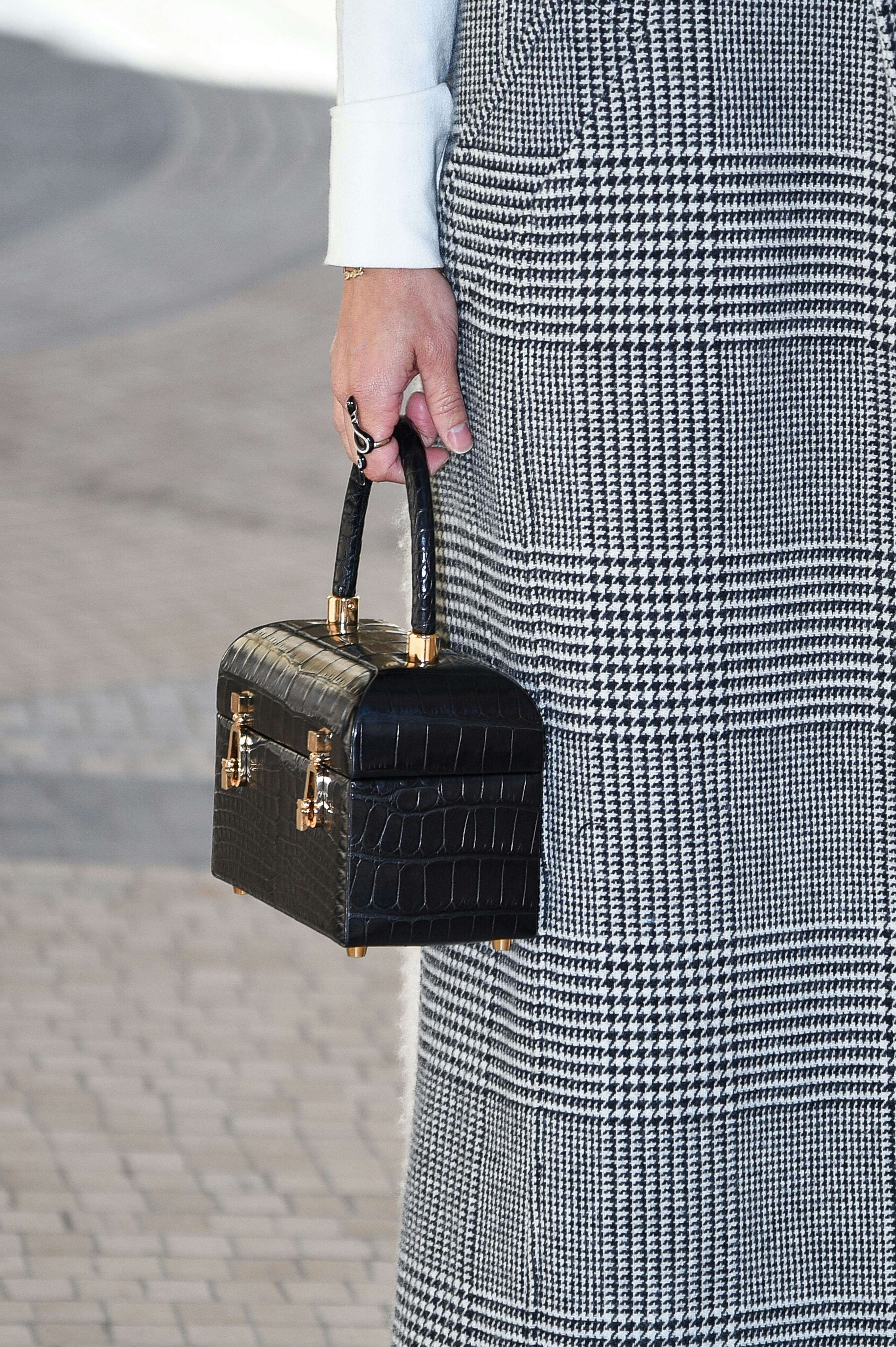 5 Fall Handbag Trends For Women With Classic Style