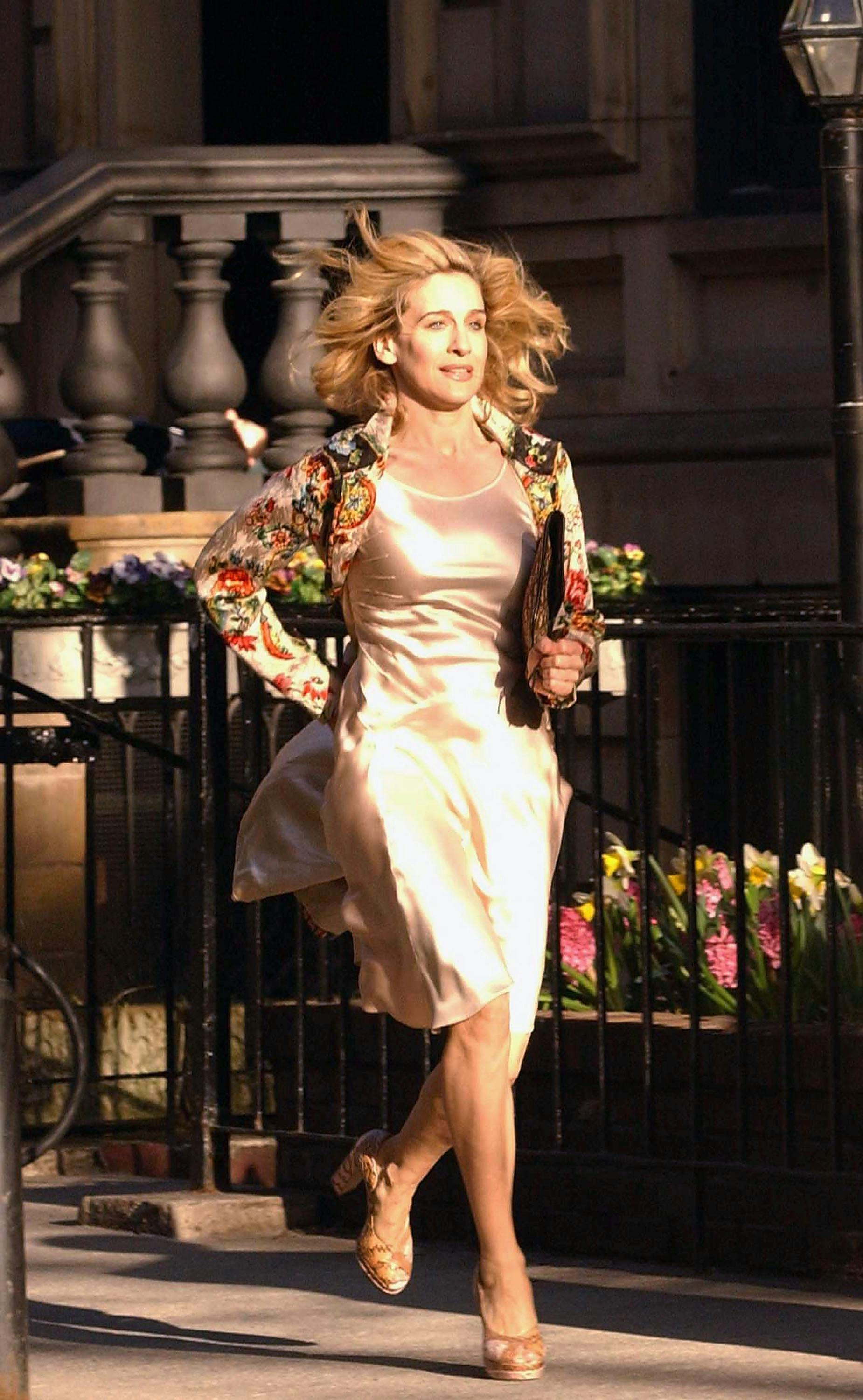 Carrie Bradshaw’s Best Outfits Will Inspire Your Holiday Party Wardrobe