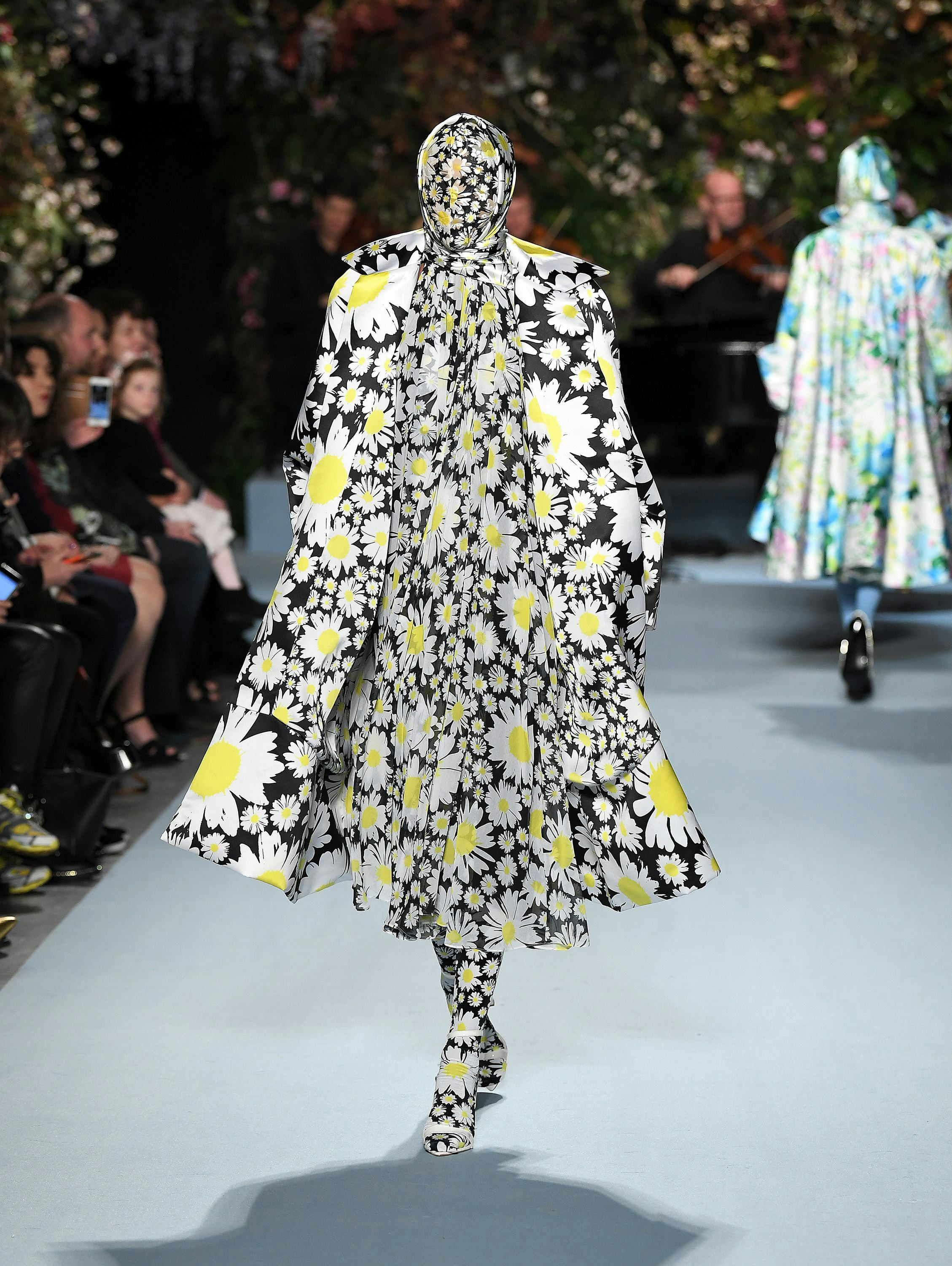 The Daisy-Print Trend Is Everywhere This Summer — & These 10 Pieces ...