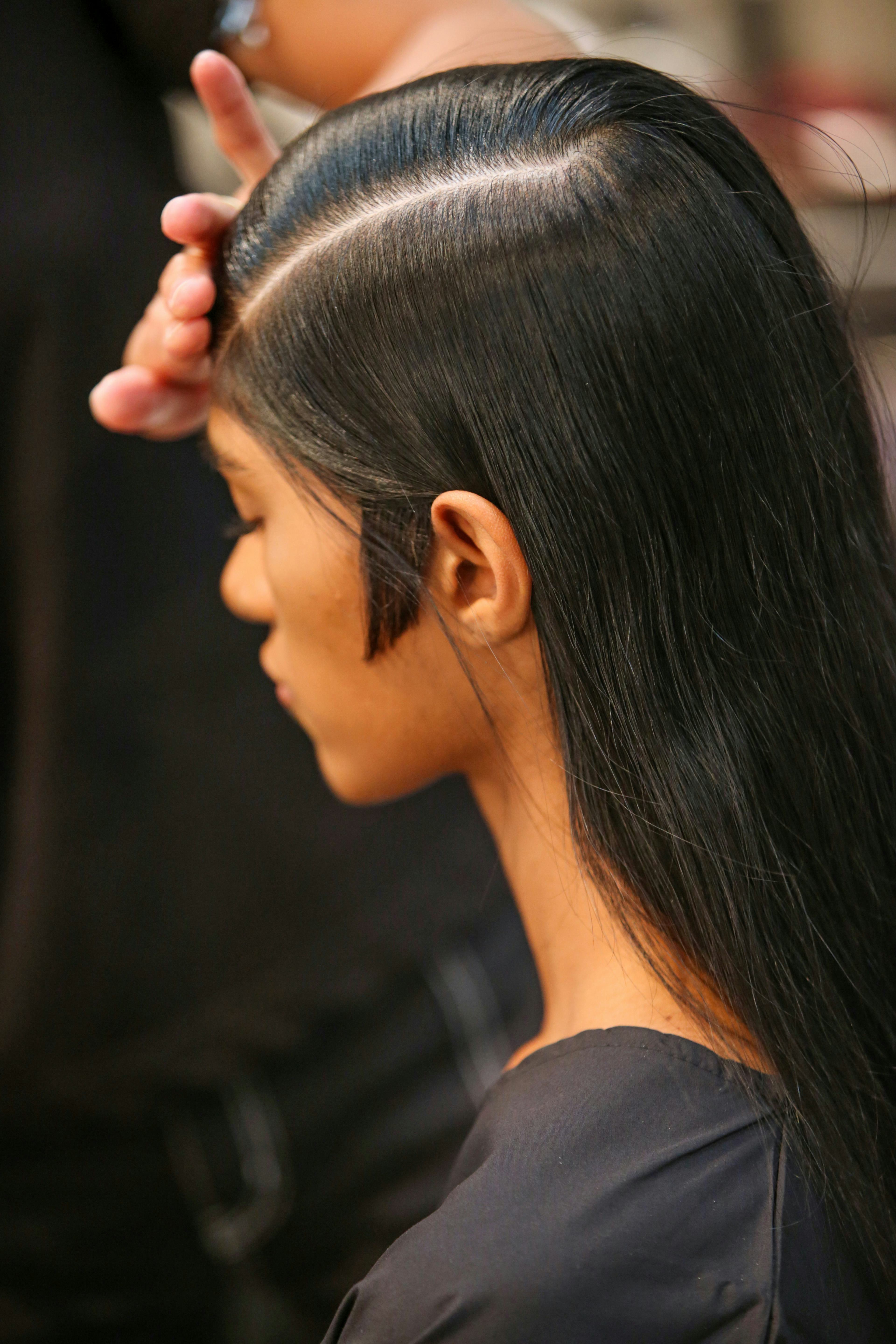 Prada’s Spring/Summer 2020 Hair & Makeup Was Part Grungy, Part Preppy ...