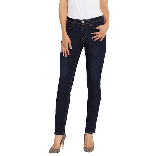 How To Find The Most Flattering Jeans For Curvy Girls